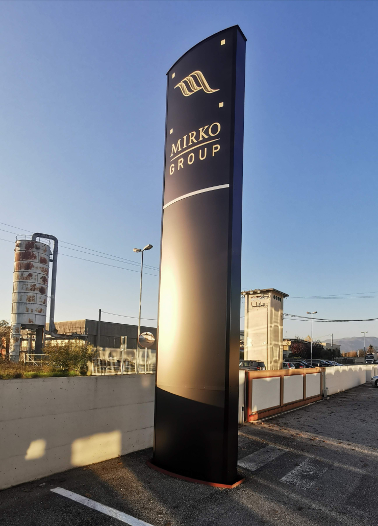 Totem pubblicitari Vicenza; per interno ed esterno - Neon FB